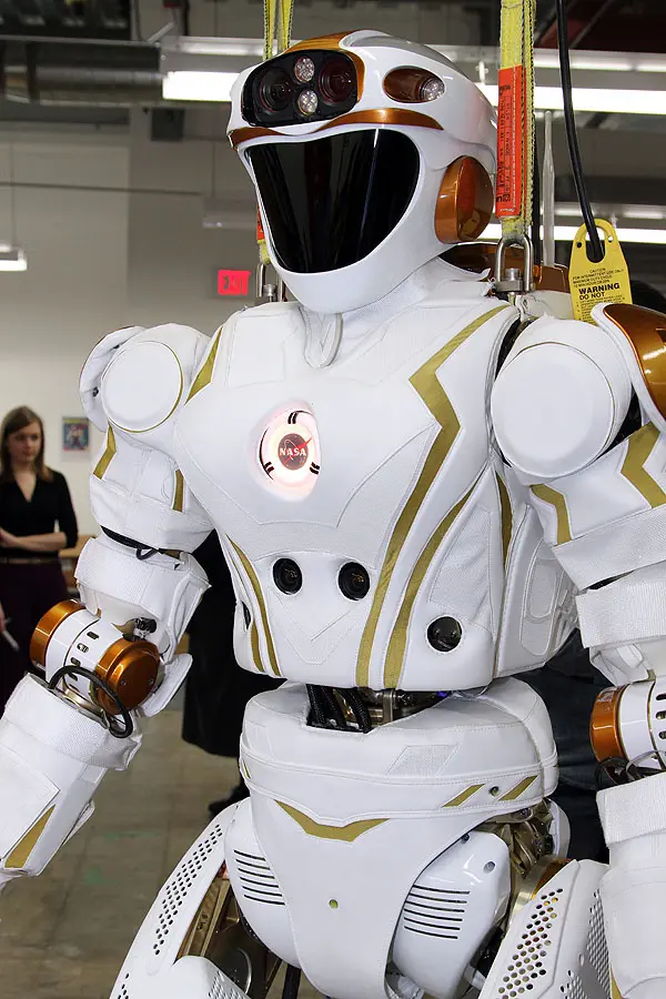NASA's Valkyrie Robot Will Blaze the Trail to Mars & Beyond | UMass Lowell